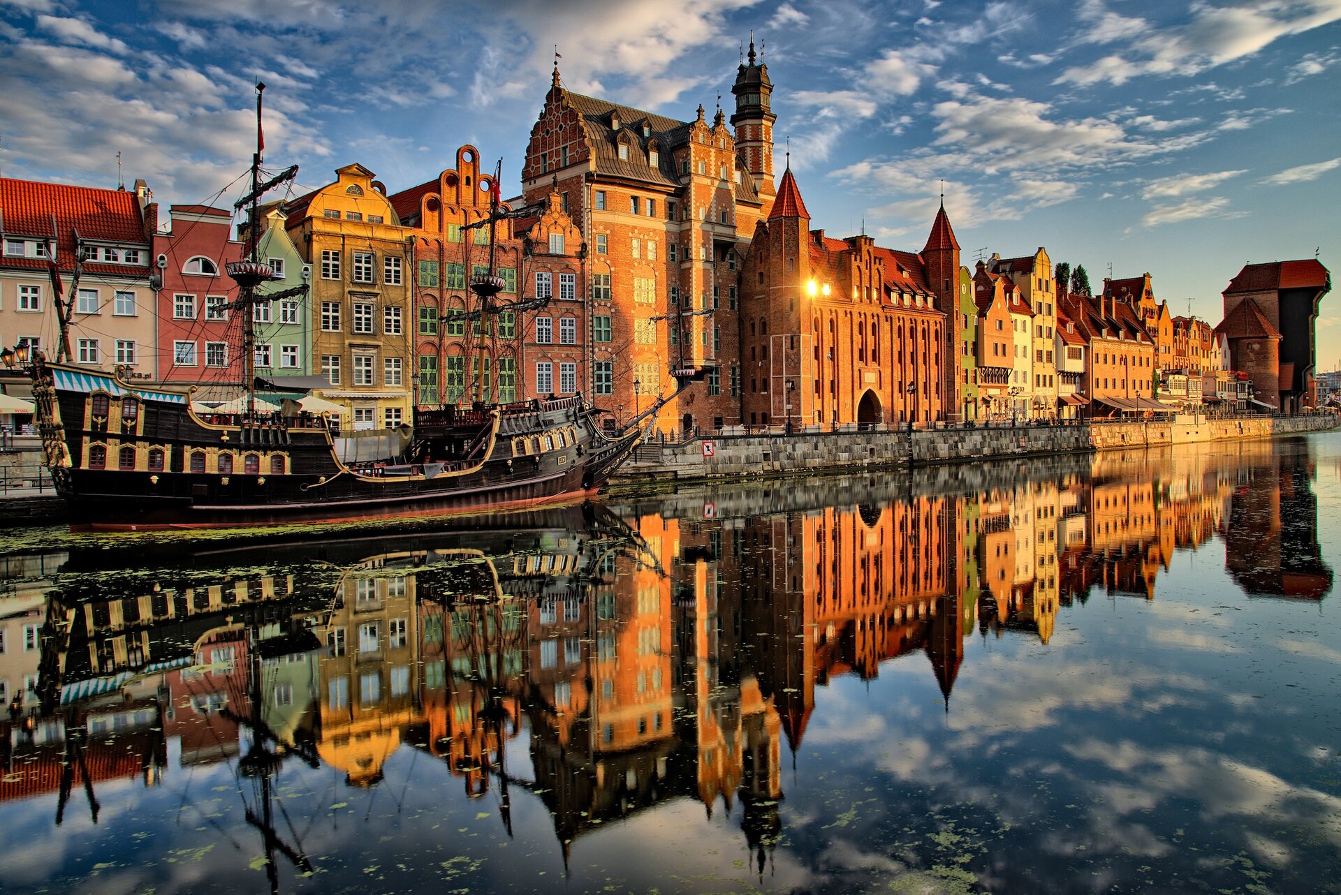 Witamy na oficjalnej stronie Hotel i Apartamenty Collegia w centrum Gdańska